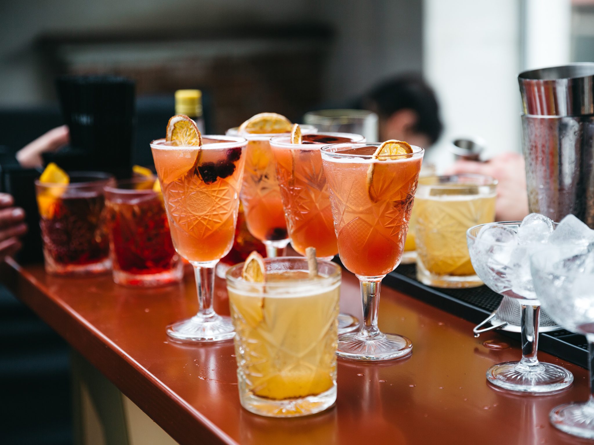 MURI RECORD BREAKING 1000 COCKTAILS IN 10 MINUTES | Food, Hotel ...